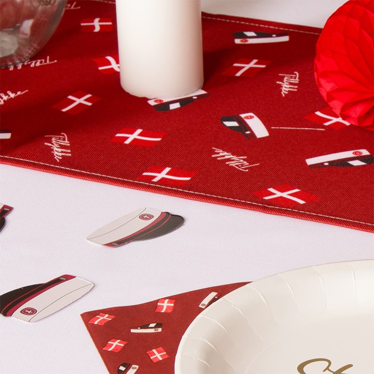 Rød Student | Køb pynt til enhver anledning på Luxit.dk