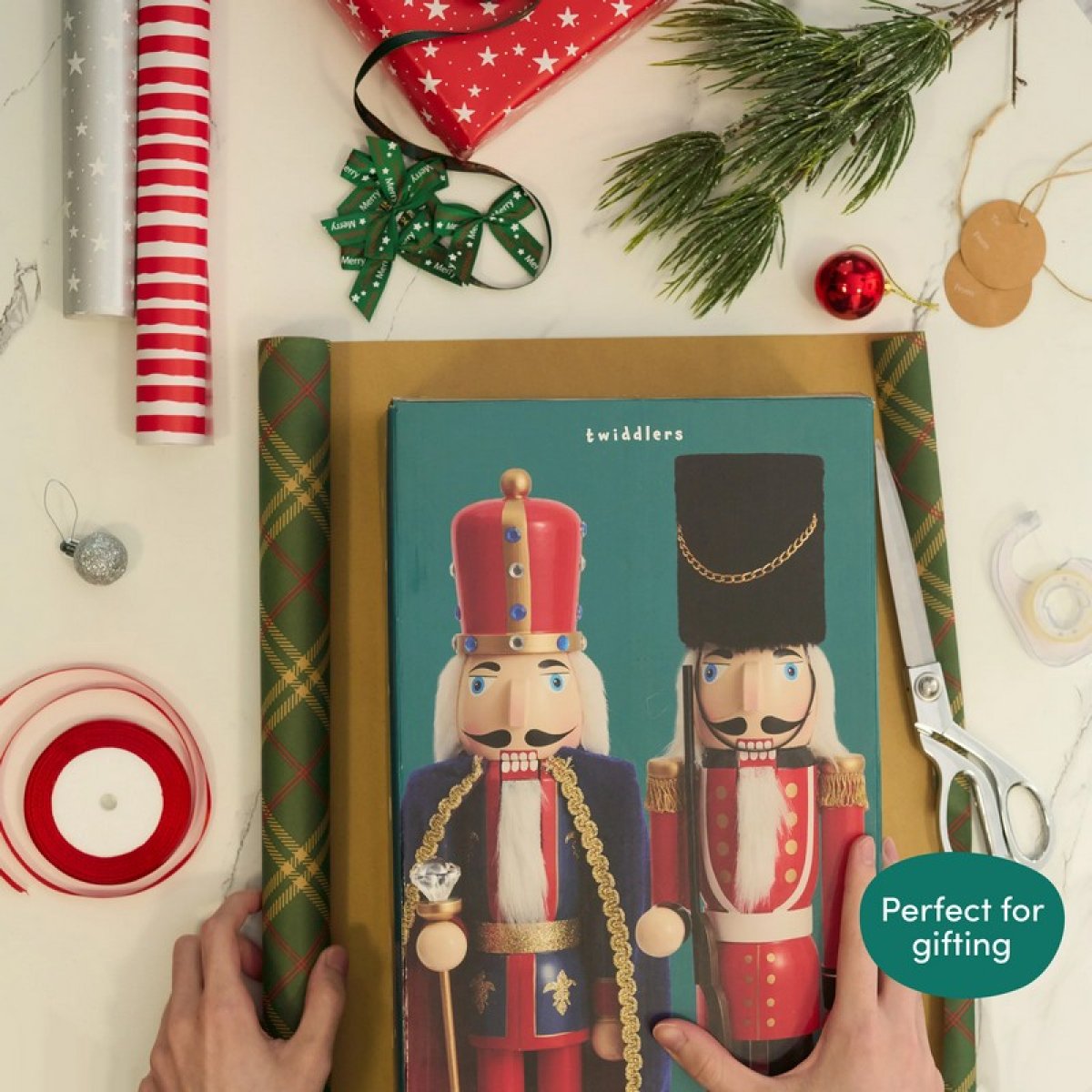 Træ Nøddeknækker Figurer | 24T Levering på pynt til enhver anledning ...